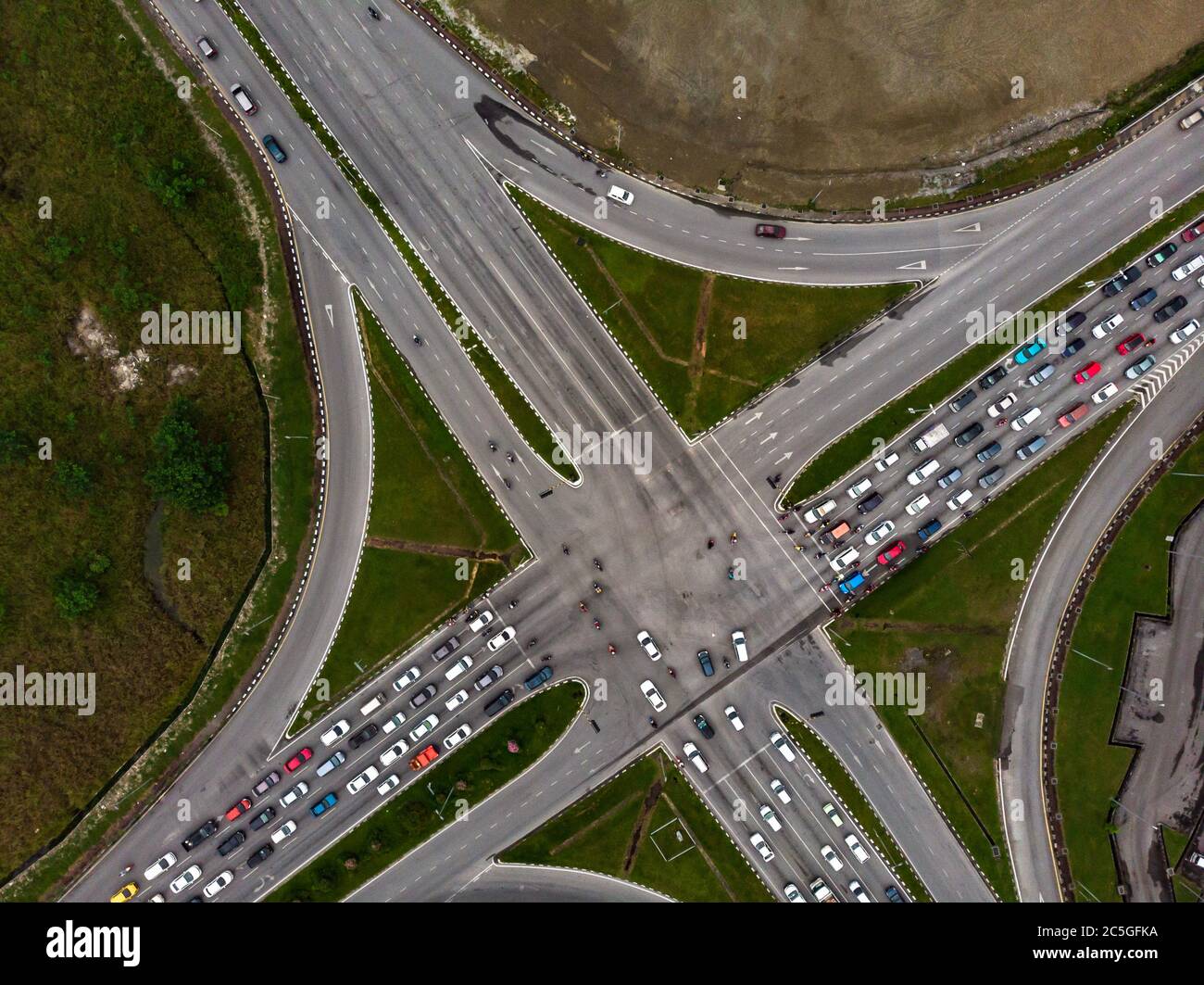 4 way intersection road hi-res stock photography and images - Alamy