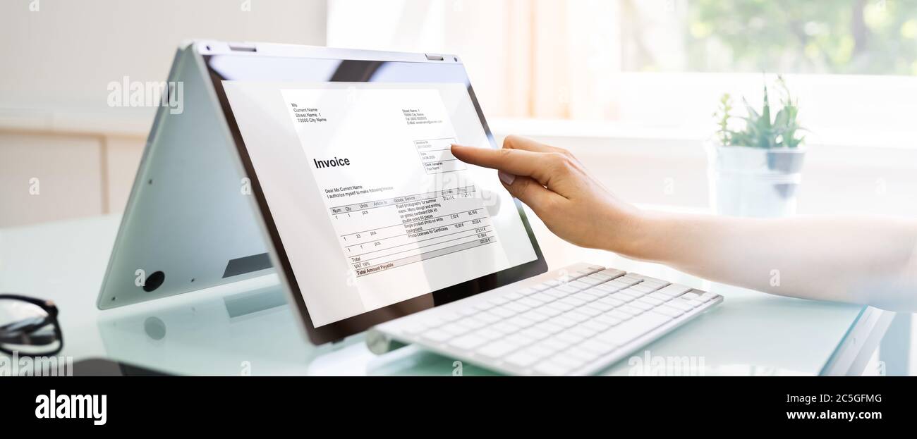 Online Digital E Invoice And Statements Software Stock Photo - Alamy