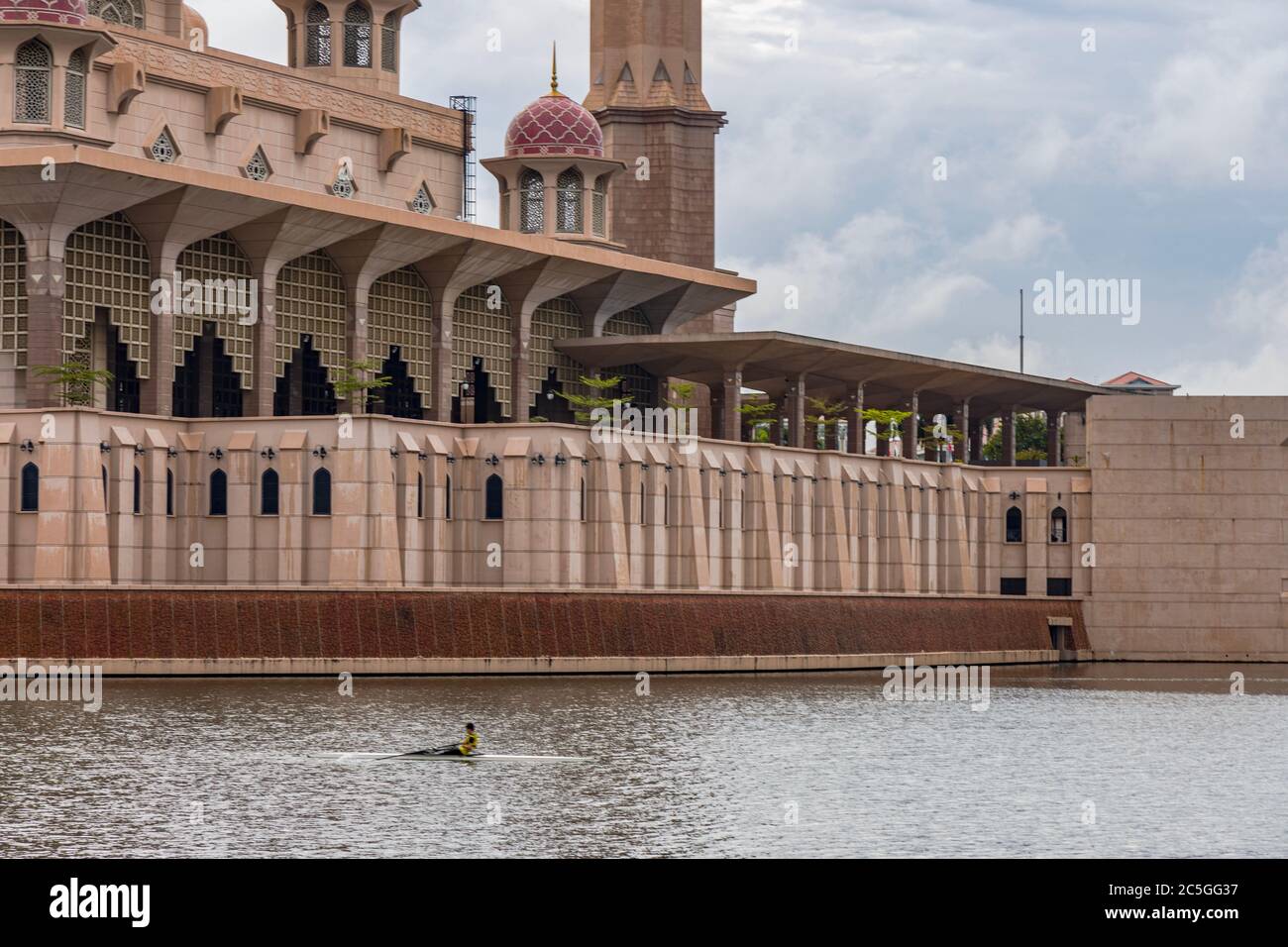 The Putra Mosque (Malay: Masjid Putra) is the principal mosque of ...