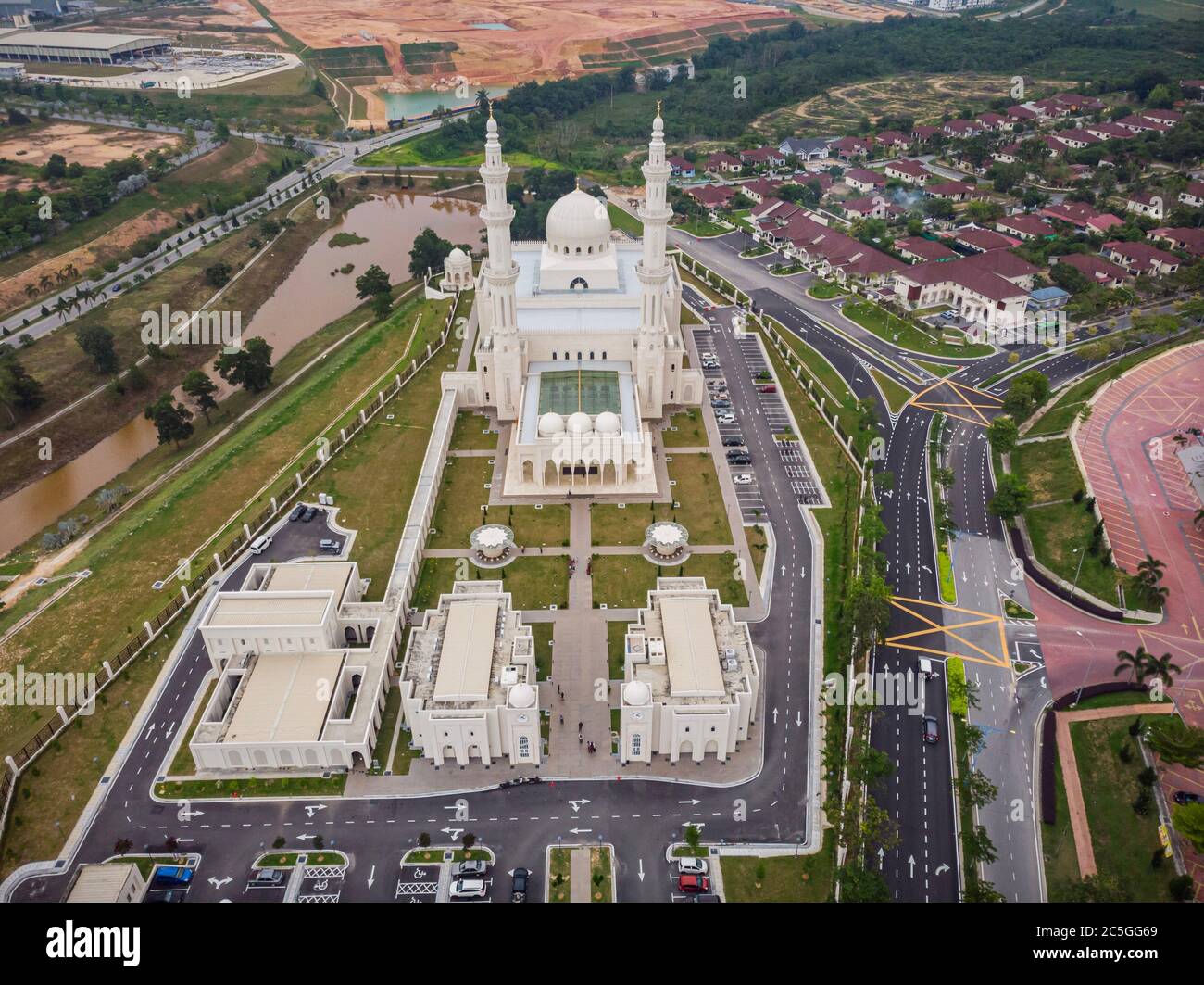 Seremban’s latest attraction, Masjid Sri Sendayan, has won praises from ...