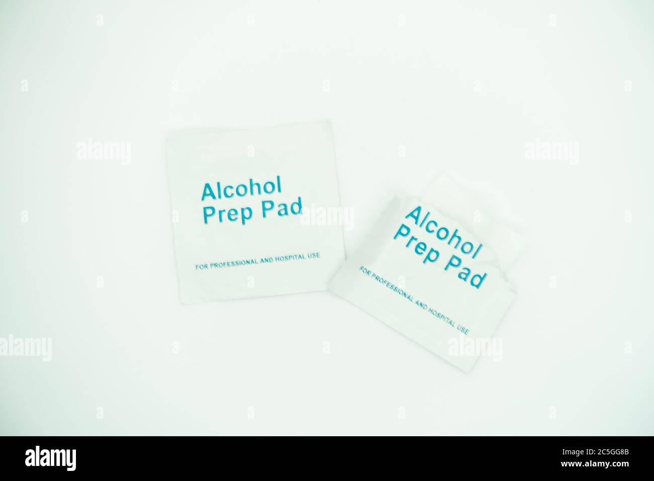 Alcohol swabs hi-res stock photography and images - Alamy