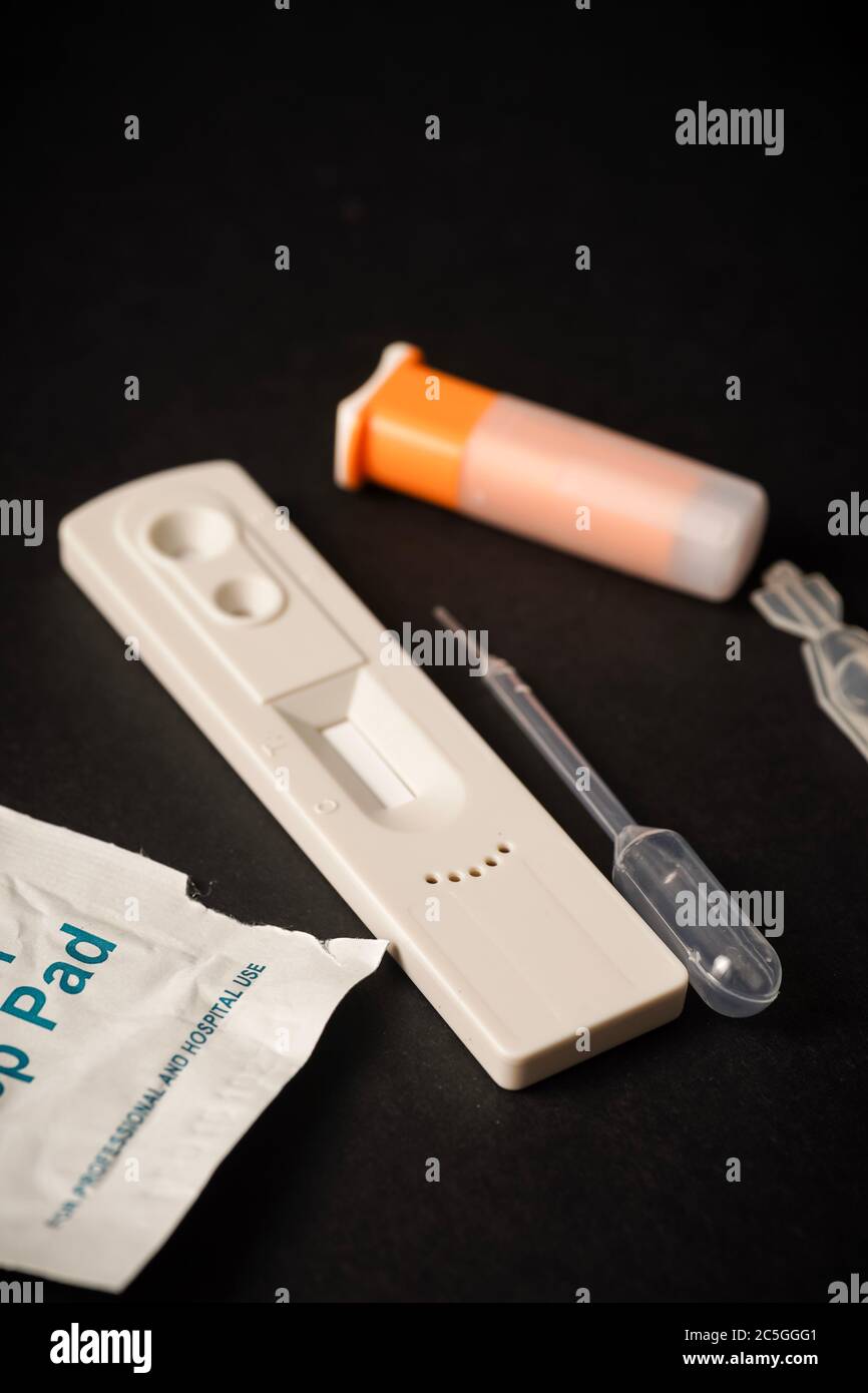 Medicine hospital hiv aids test kit hi-res stock photography and images ...