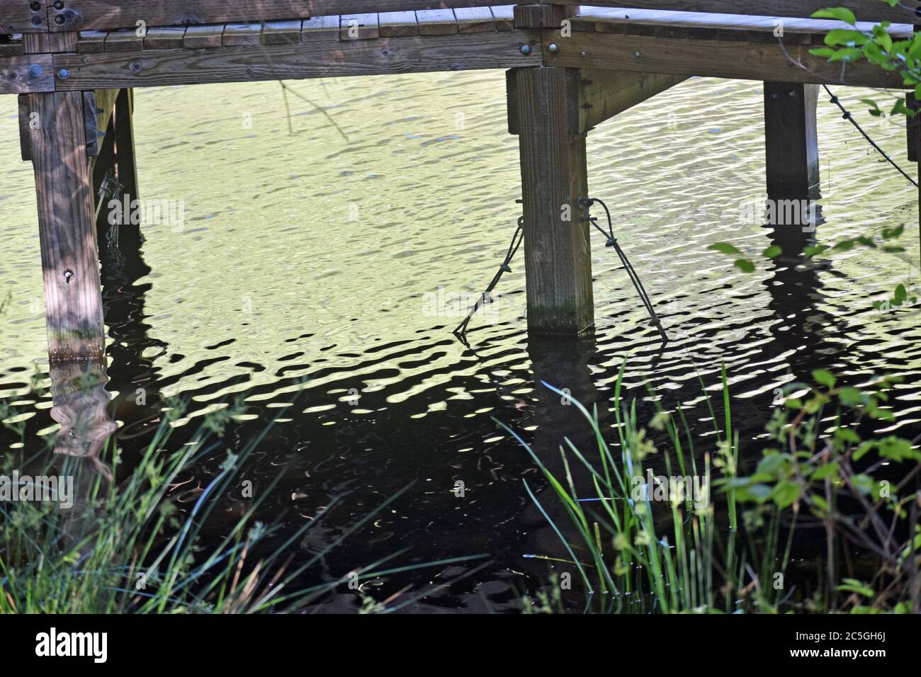 Bridge pilons hi-res stock photography and images - Alamy