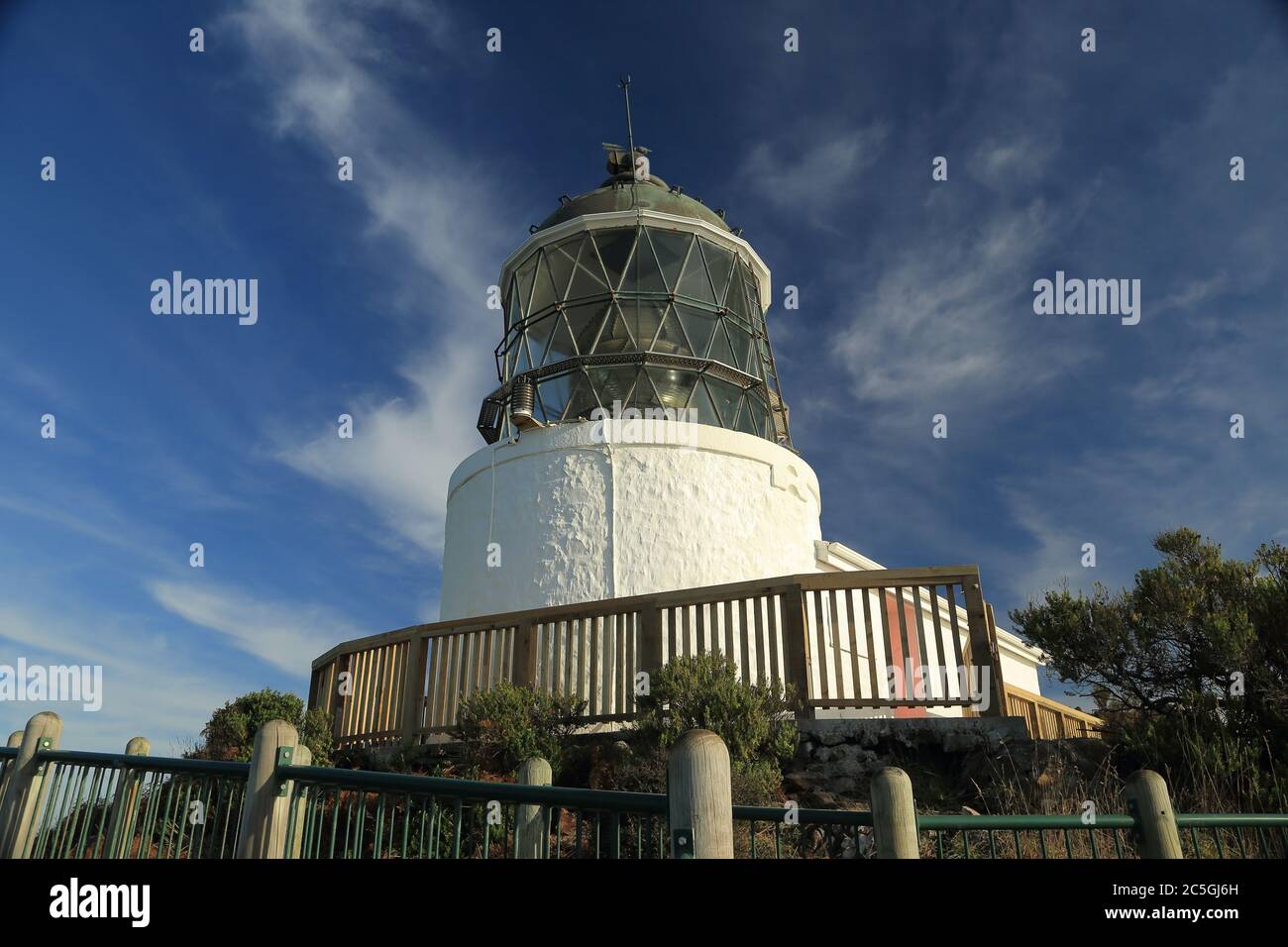 Nugget point lighthouse new zealand hi-res stock photography and images ...