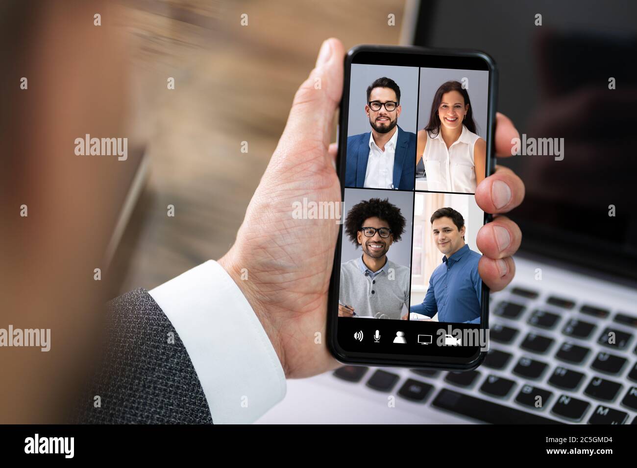Phone video call screen hi-res stock photography and images - Alamy