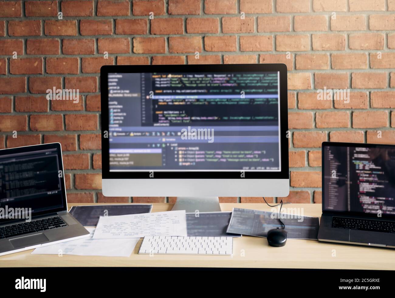 Developer desk hi-res stock photography and images - Alamy