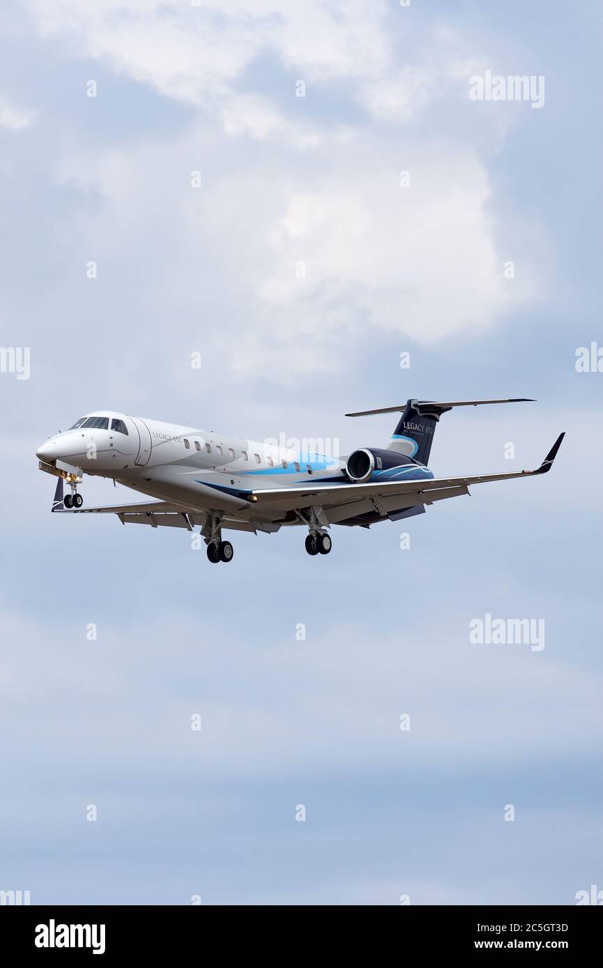 Embraer emb 135bj legacy 650 hi-res stock photography and images - Alamy