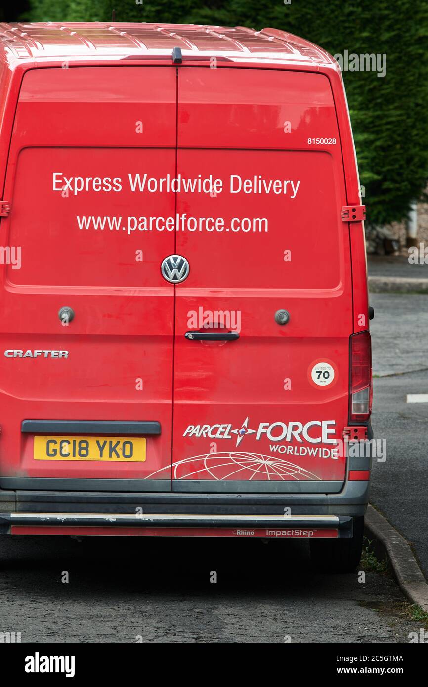 Red parcel van hi-res stock photography and images - Alamy