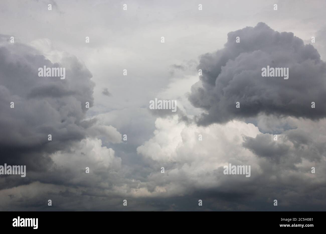 Horizontal cloud formation hi-res stock photography and images - Alamy