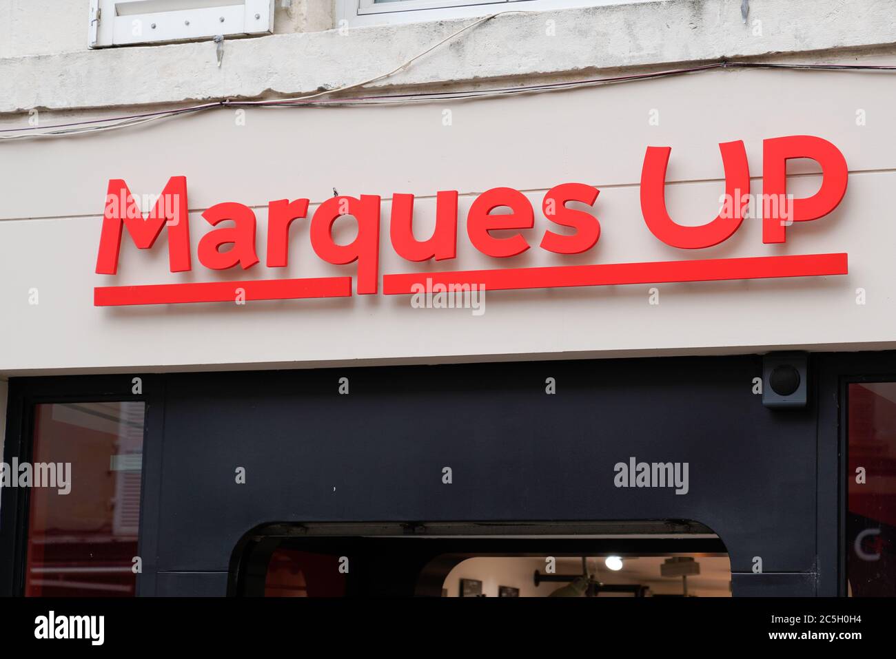 Bordeaux , Aquitaine / France - 06 20 2020 : Marques up sign text logo ...