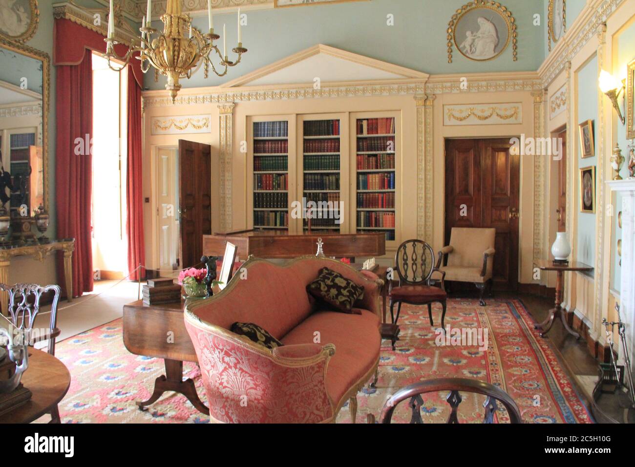 Servants hall victorian hi-res stock photography and images - Alamy