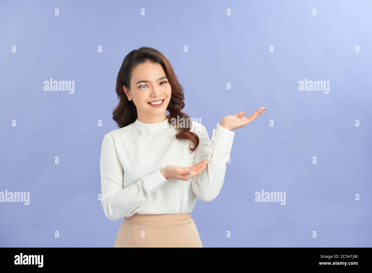 Girl extending hand hi-res stock photography and images - Alamy