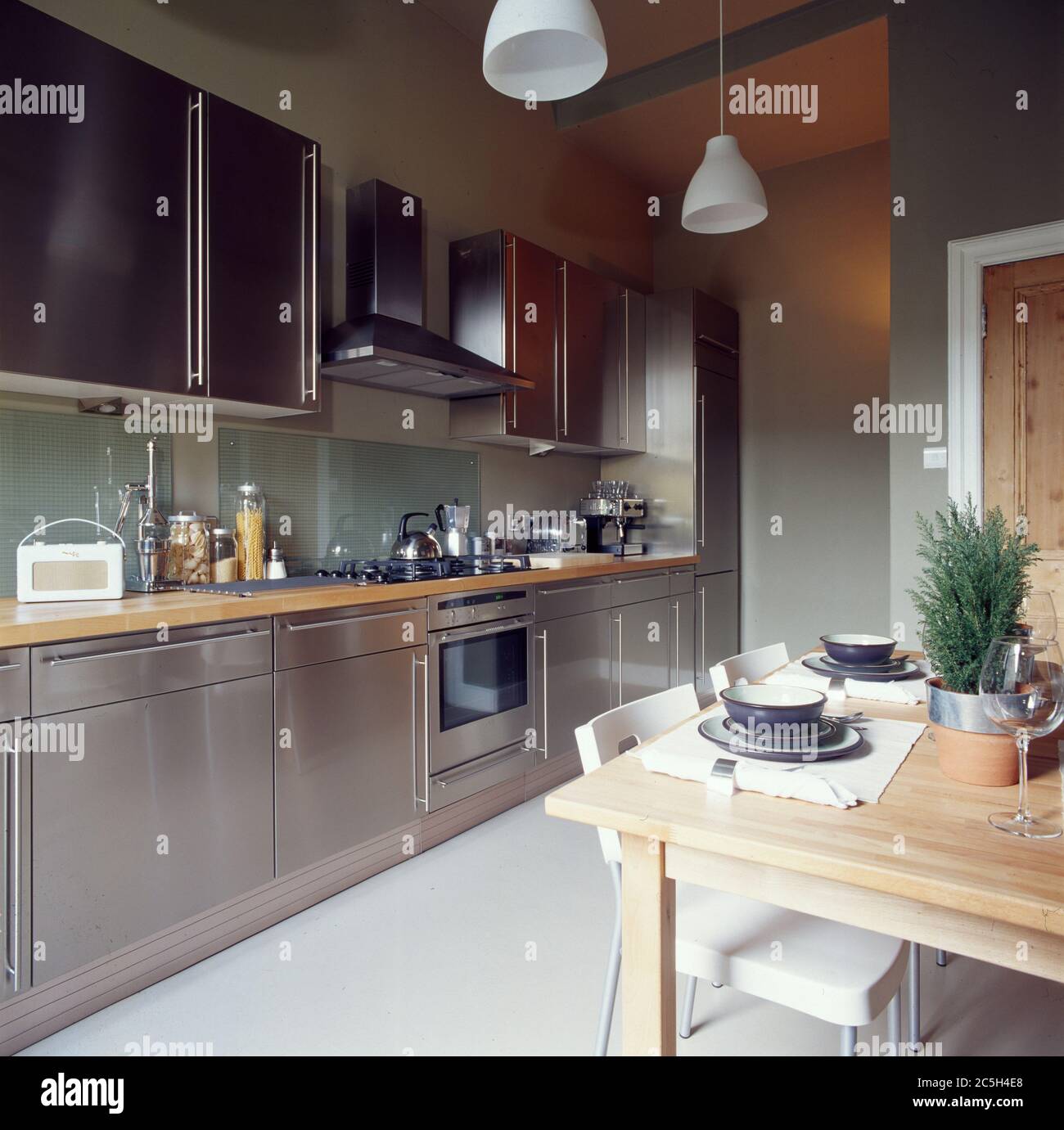 Modern stainless steel kitchen Stock Photo - Alamy