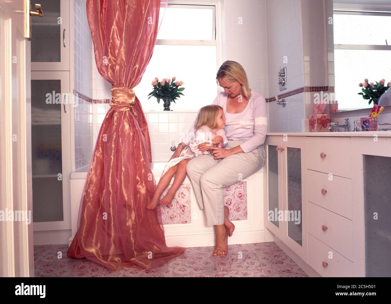 Mother daughter shower hi-res stock photography and images - Alamy
