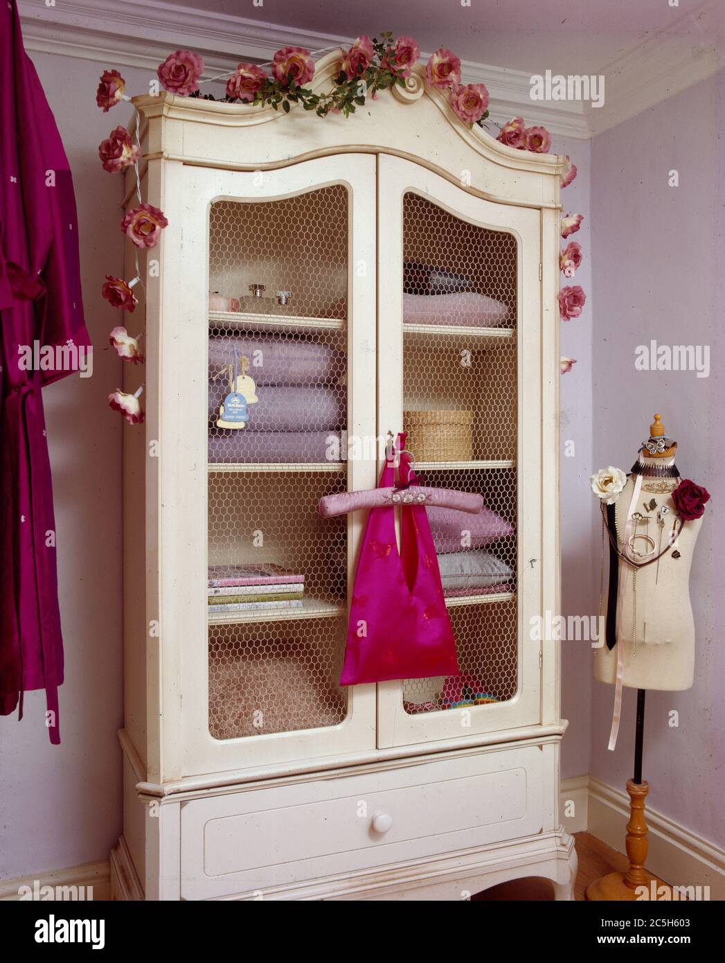 SVG File For A Linen Cupboard In 1:12 Scale