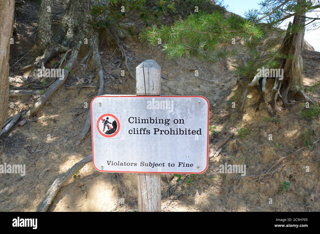 climbing on cliffs prohibited warning sign violators subject to fine ...
