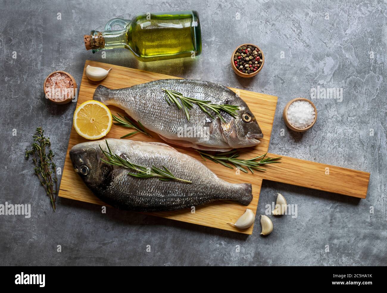 Raw dorado fish hi-res stock photography and images - Alamy