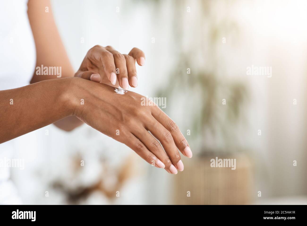 Hand cream hi-res stock photography and images - Alamy