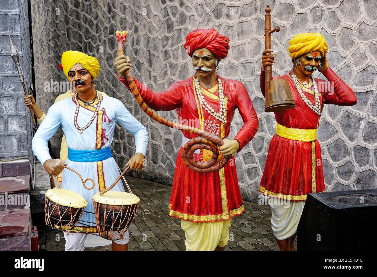 Statues of musicians playing Sanai Choughada Duff Nagara Ektari or ...