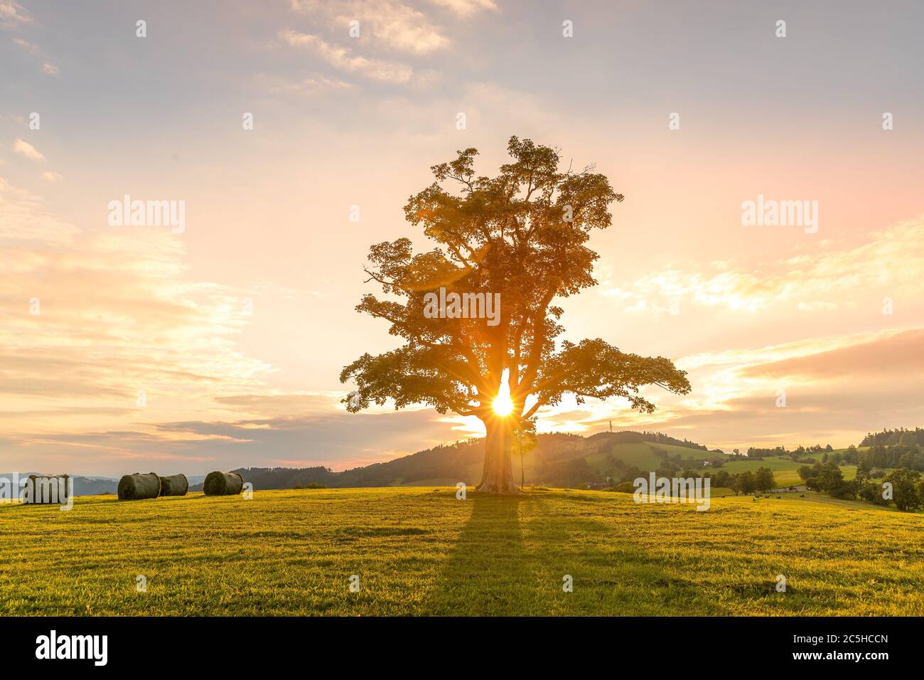 Time lapse sun rays clouds hi-res stock photography and images - Alamy