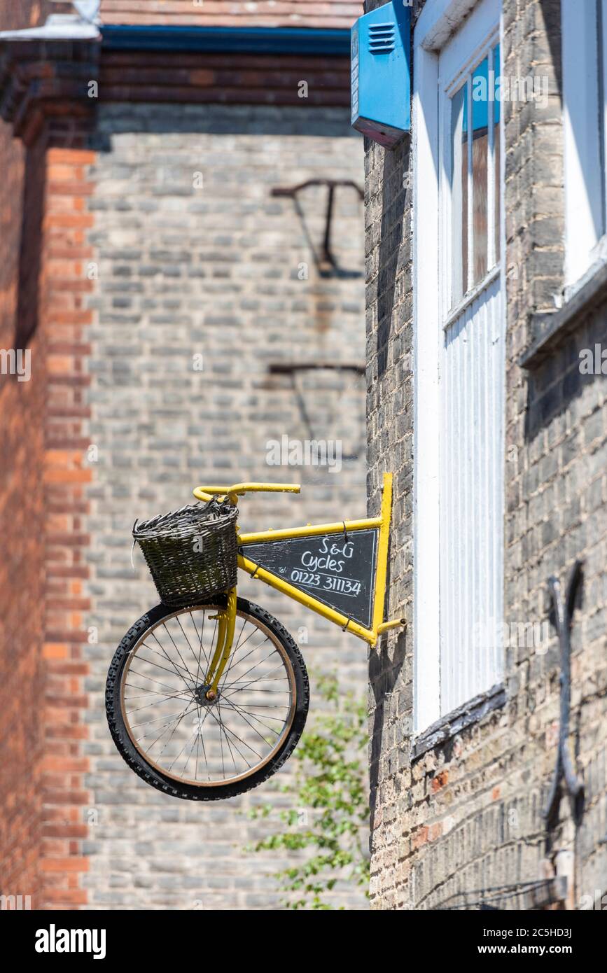 Cycle repair hi-res stock photography and images - Alamy