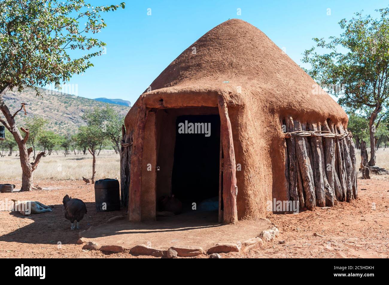 Ovahimba hut hi-res stock photography and images - Alamy