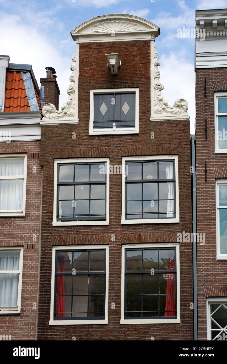 Typical merchant house facade in Amsterdam, Netherlands Stock Photo - Alamy
