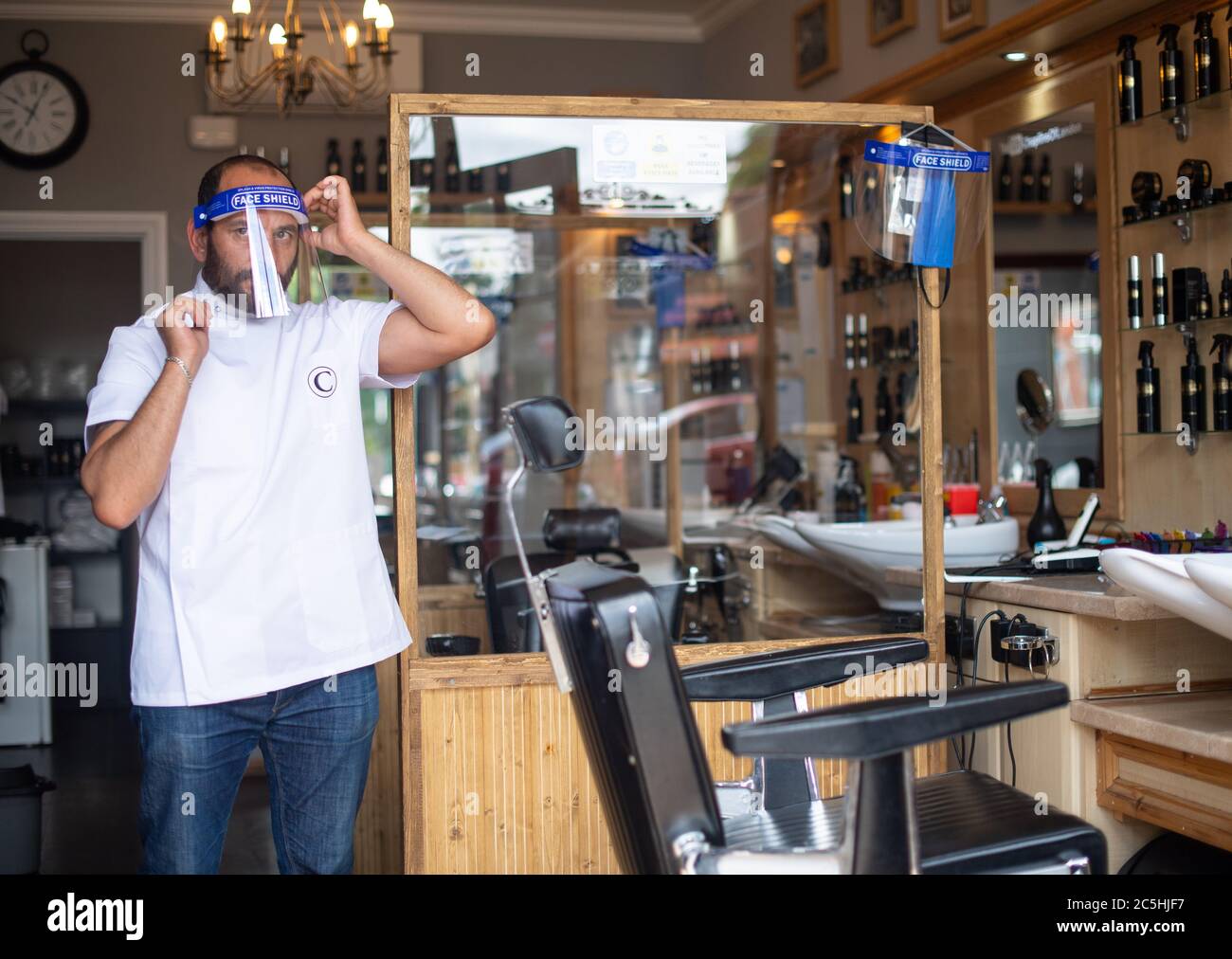 Demonstrates personal protective equipment ppe hi-res stock photography ...