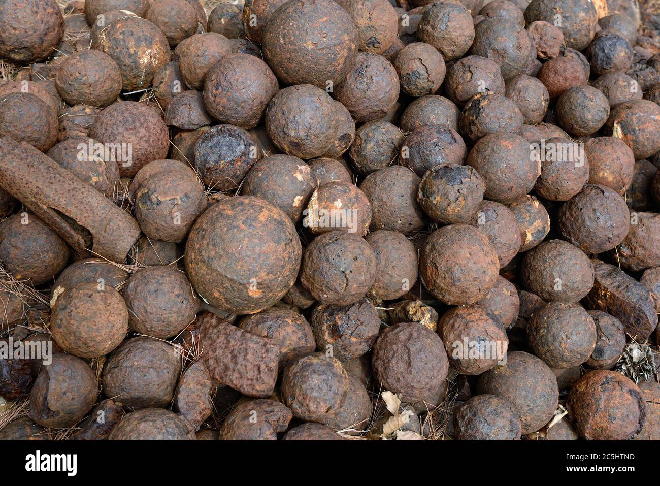 Pile of cannonballs hi-res stock photography and images - Alamy