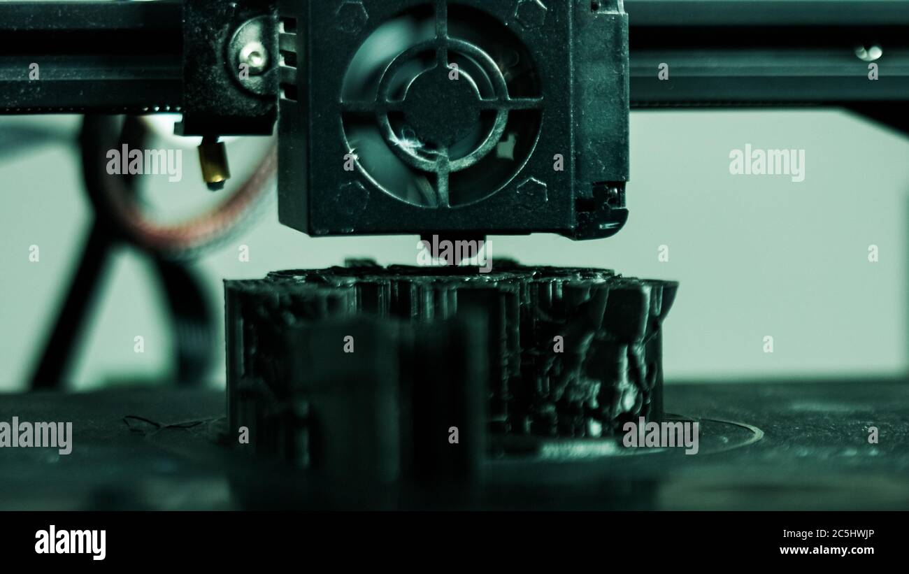 3d printer printing close hi-res stock photography and images - Alamy