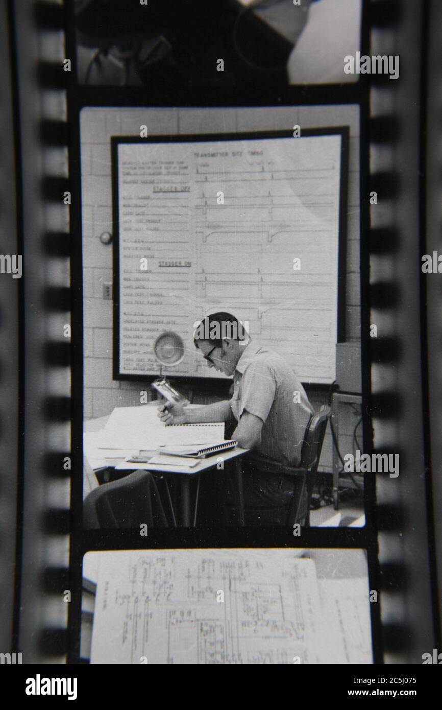 Man writing thinking 1970s hi-res stock photography and images - Alamy