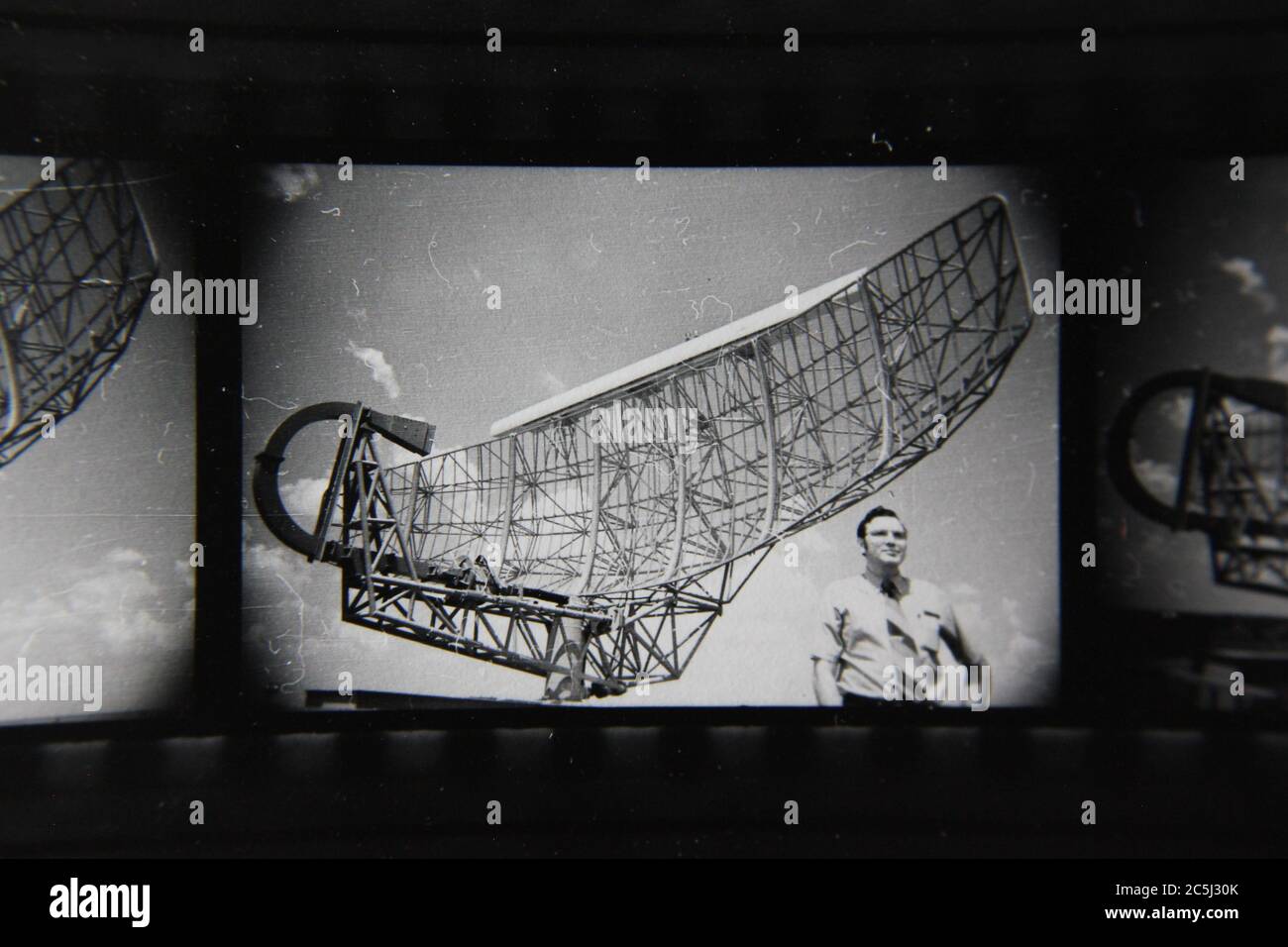 Airport radar 1970s hi-res stock photography and images - Alamy