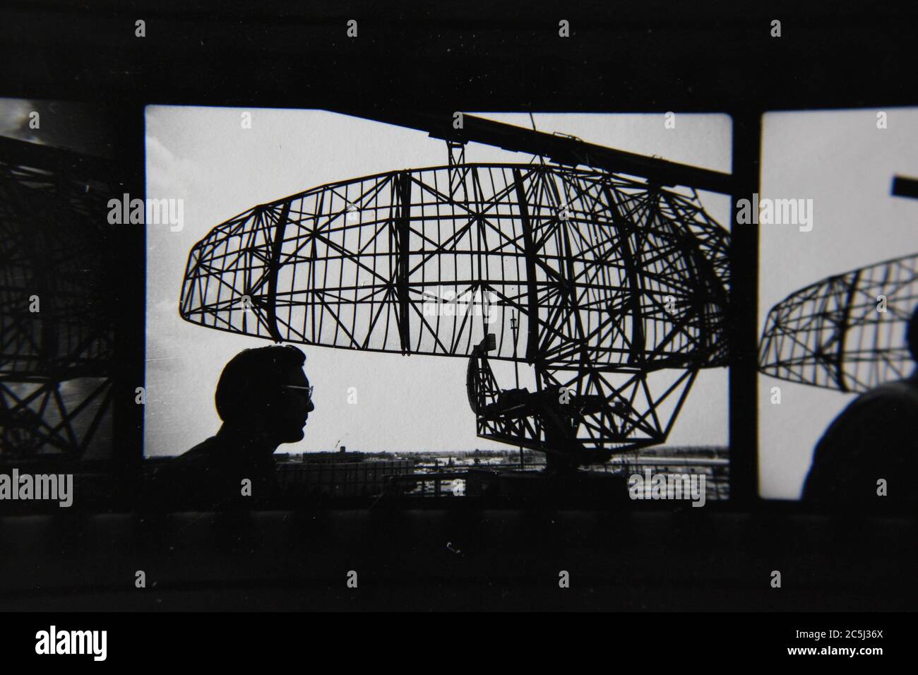 Airport radar 1970s hi-res stock photography and images - Alamy