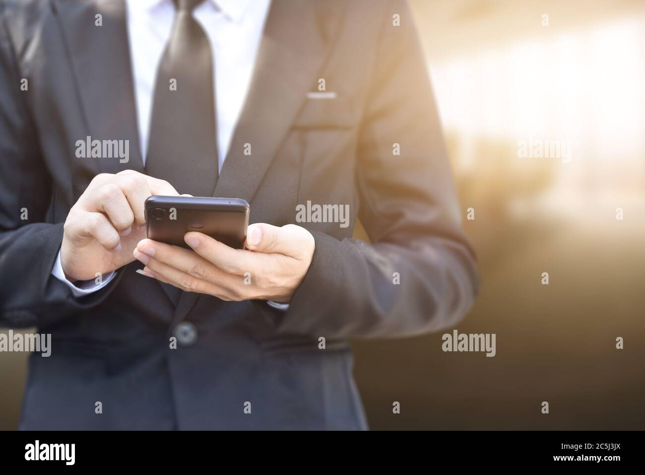 Mobile communication technology hi-res stock photography and images - Alamy