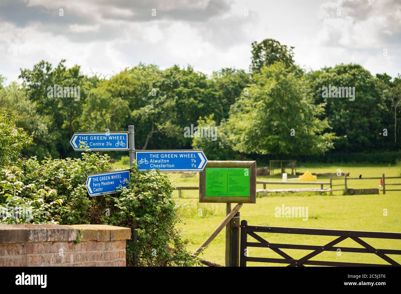 Multiple walking routes hi-res stock photography and images - Alamy