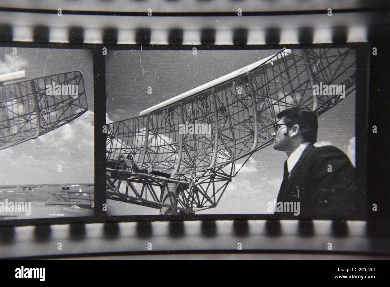 Airport radar 1970s hi-res stock photography and images - Alamy