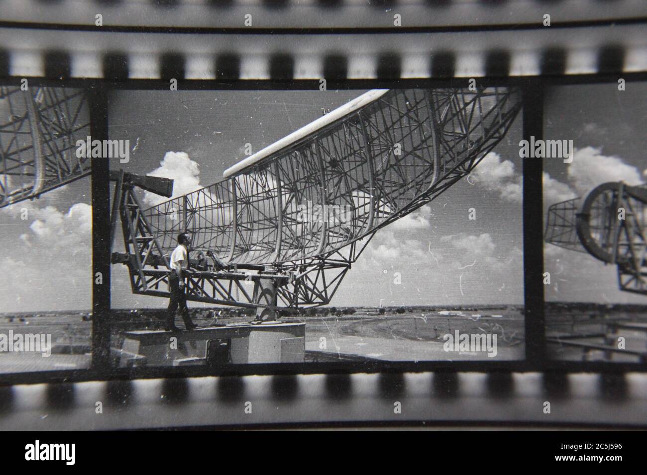 Airport radar 1970s hi-res stock photography and images - Alamy