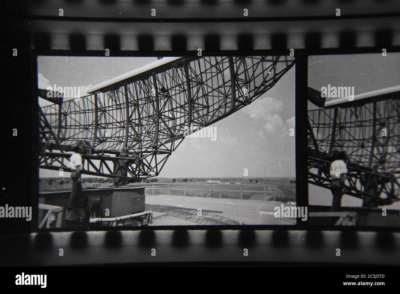 Airport radar 1970s hi-res stock photography and images - Alamy