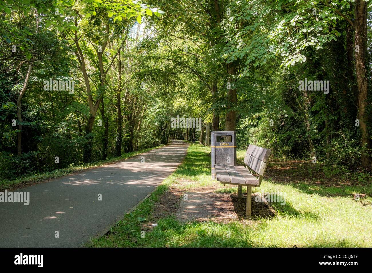 Tidy parks hi-res stock photography and images - Alamy