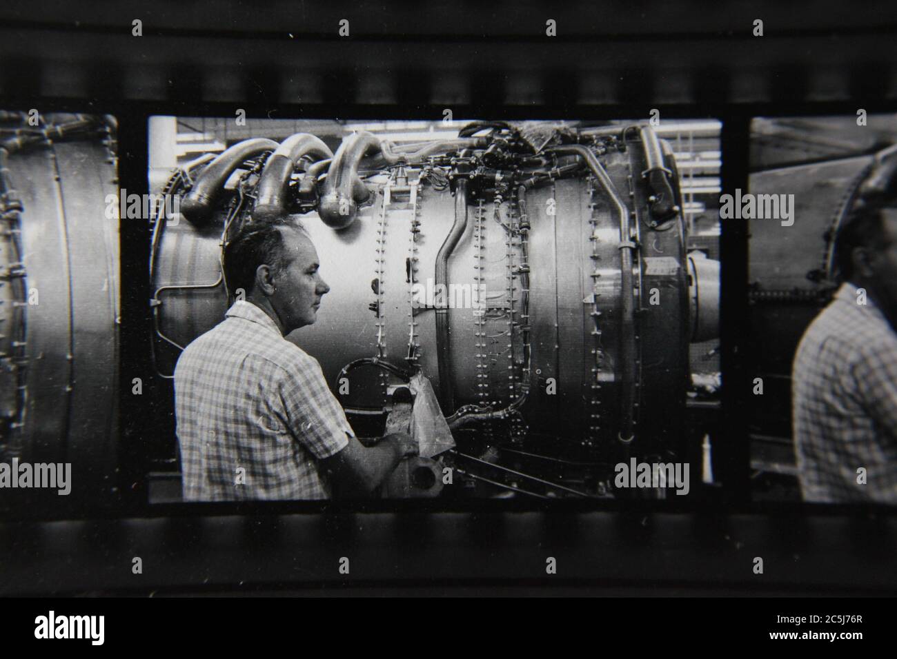 Engineers working on turbine engine hi-res stock photography and images ...