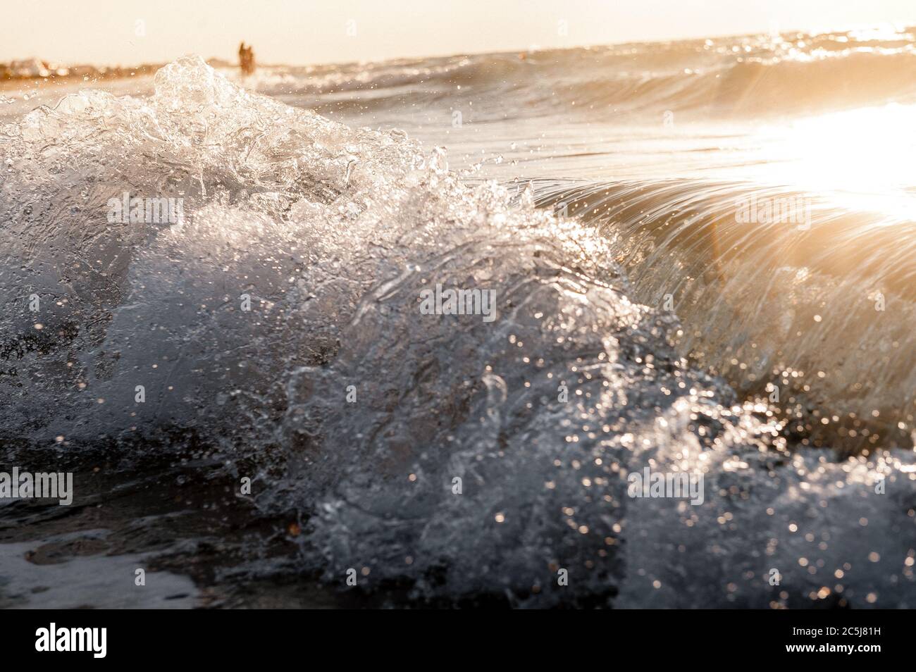 Blue ocean waves hi-res stock photography and images - Alamy