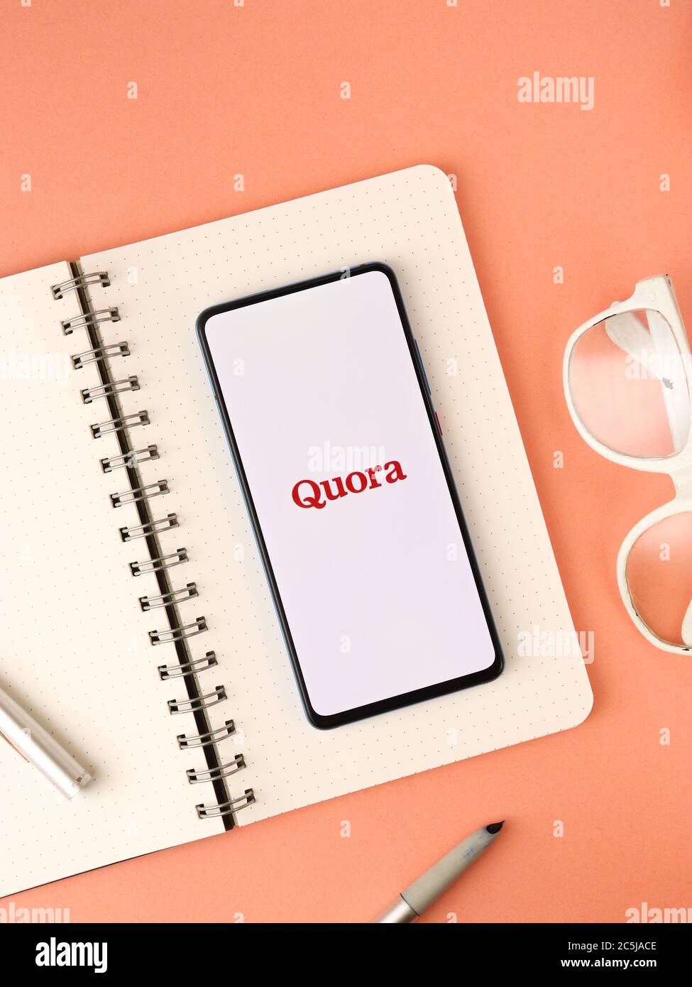 Quora platform hi-res stock photography and images - Alamy