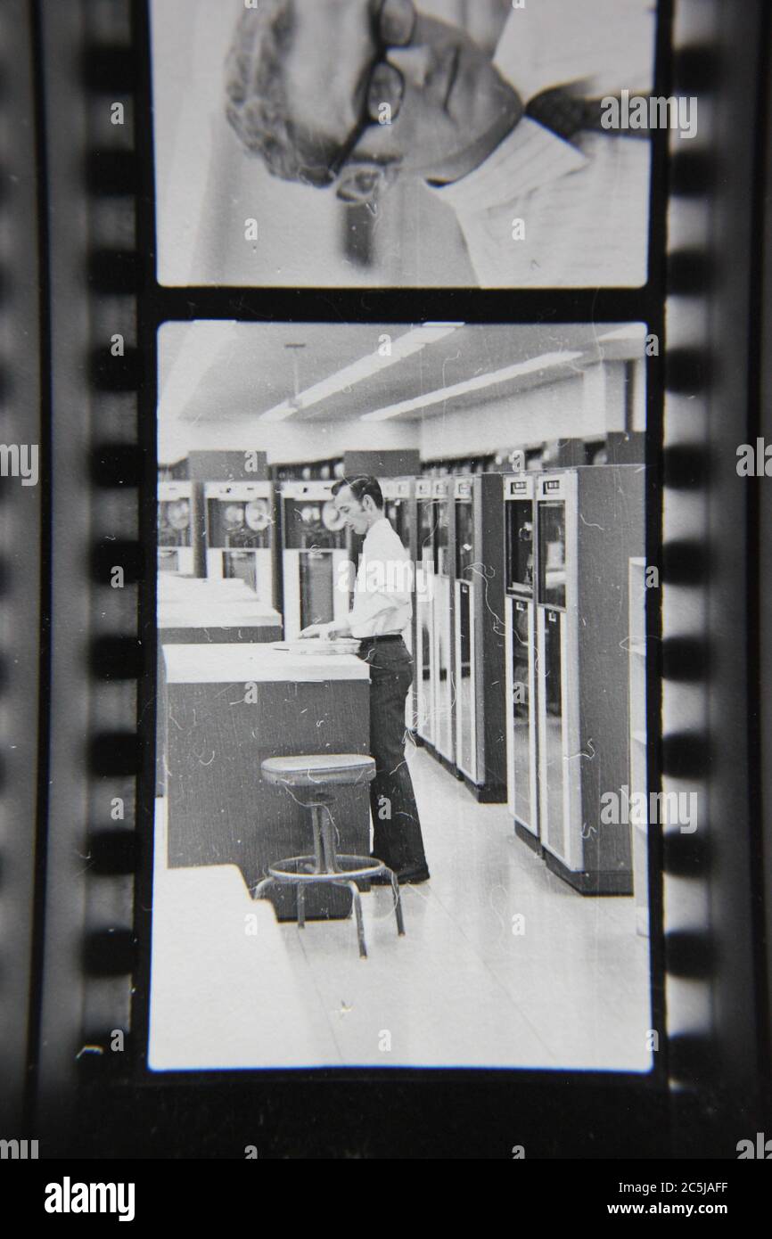 Man working computer 1970s hi-res stock photography and images - Alamy