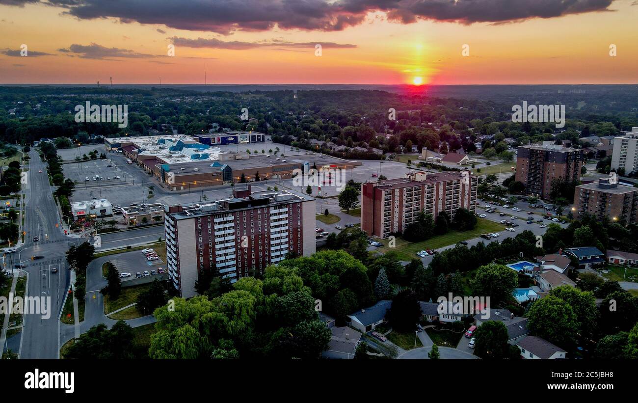 Westmount mall hi-res stock photography and images - Alamy