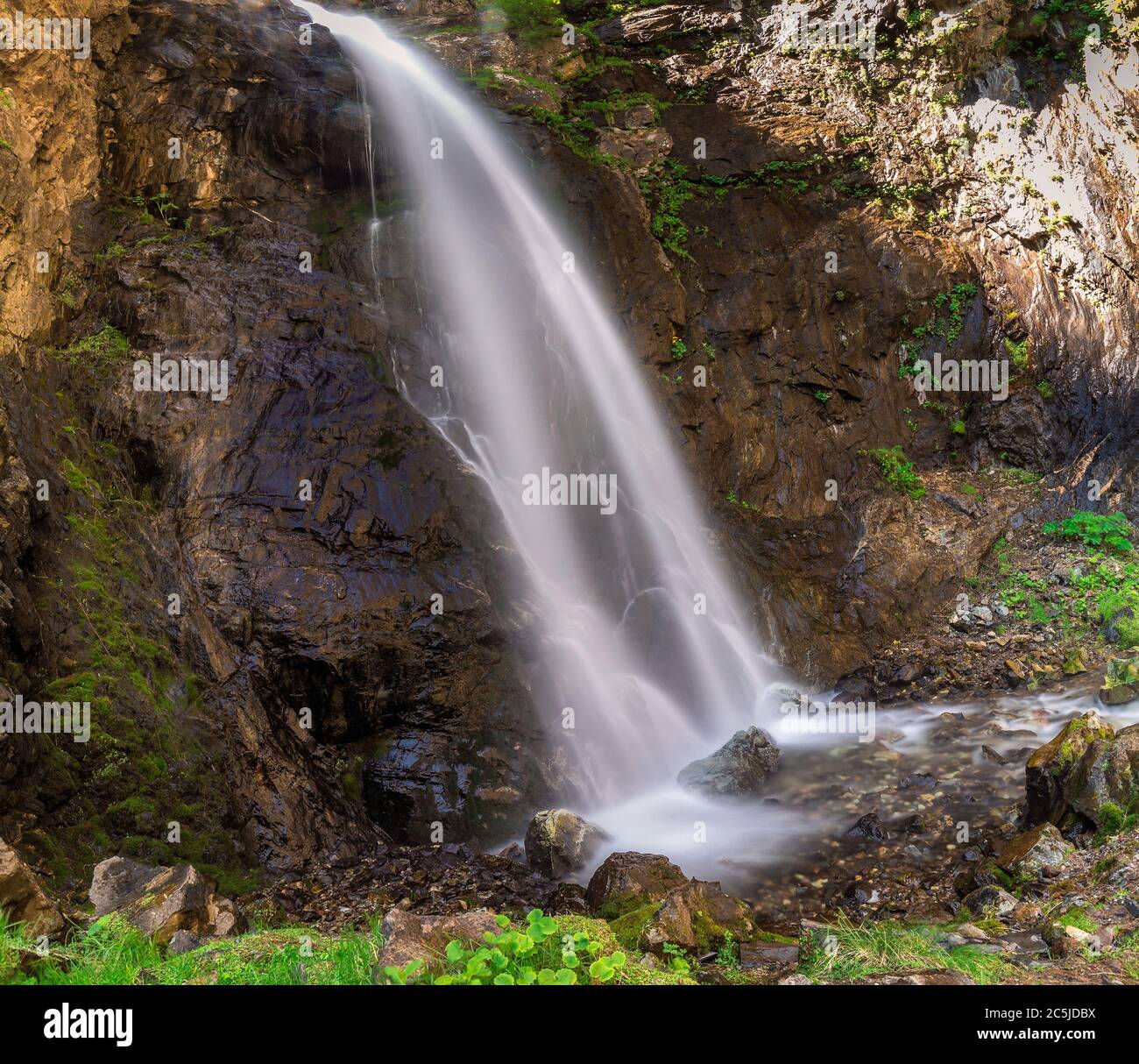 Darial gorge hi-res stock photography and images - Alamy