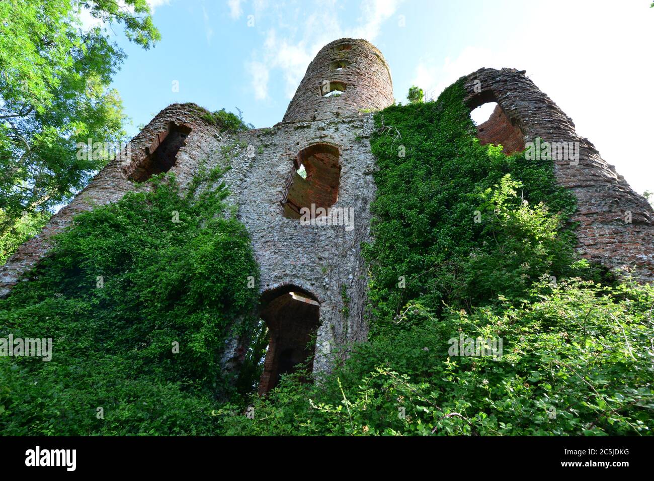 Racton ruins monument hi-res stock photography and images - Alamy