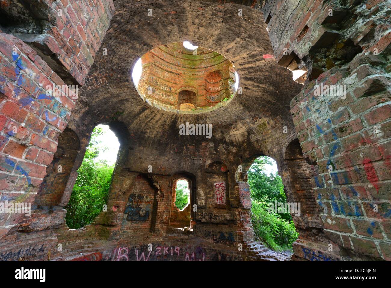 Racton ruins monument hi-res stock photography and images - Alamy