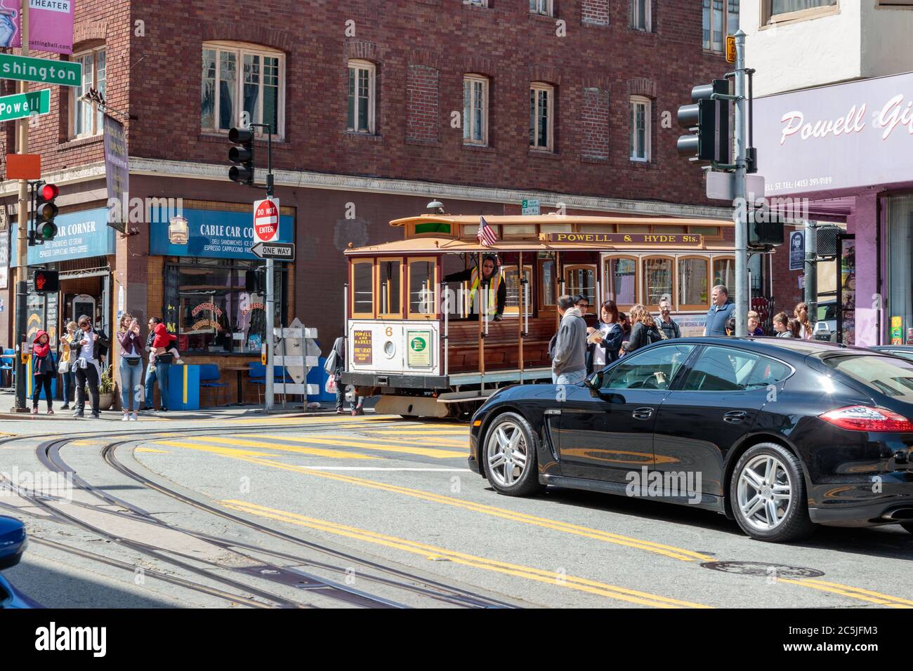 Cable car on ocean hi-res stock photography and images - Alamy