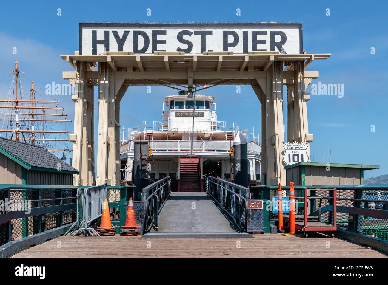 View of the entrance to Hyde Street Pier Stock Photo - Alamy