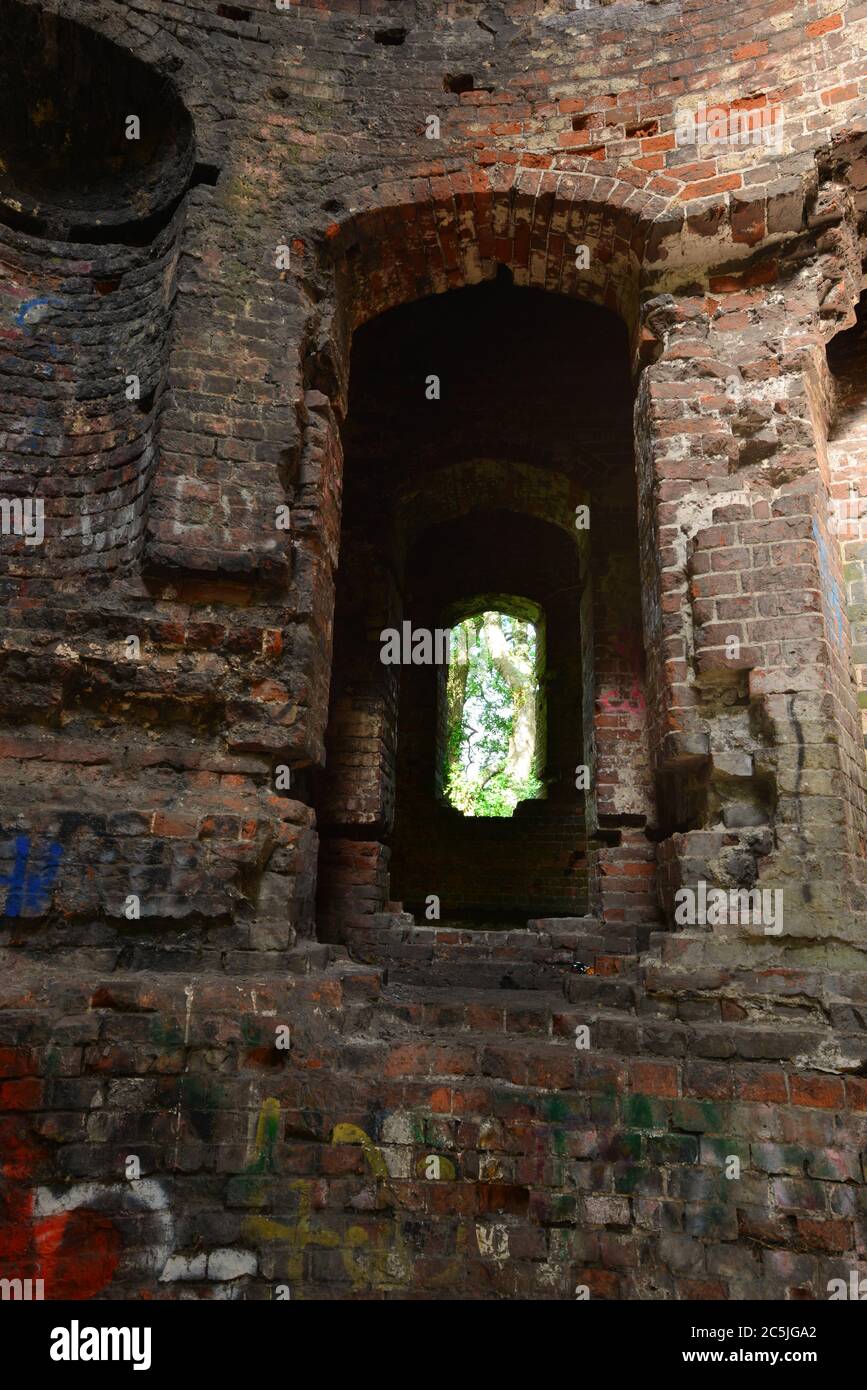 Racton ruins monument hi-res stock photography and images - Alamy